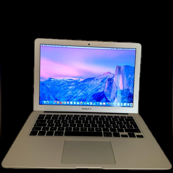 Apple | Computers, Laptops & Parts | Macbook Air 3inch Early 215 With ...